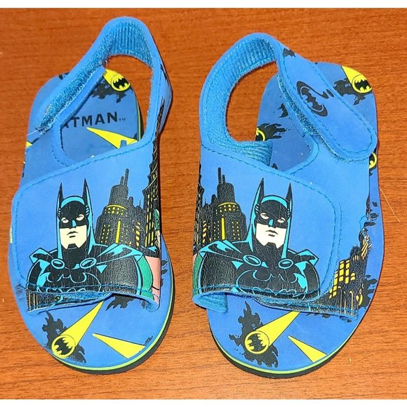 Batman | Shoes | Kids Batman Robin Dc Youth Size 5 Flip Flop Sandals ...